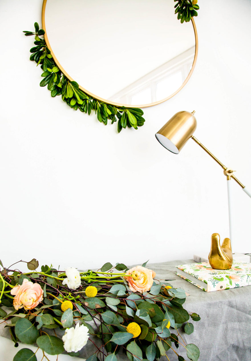 Minimal Spring Greenery Mirror Wreath – Makeful