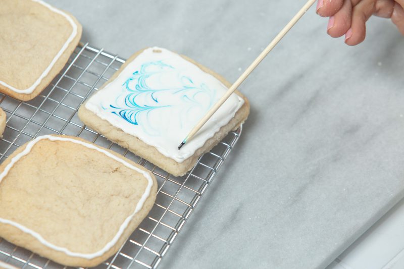 DIY Marble Royal Icing Cookies – Makeful