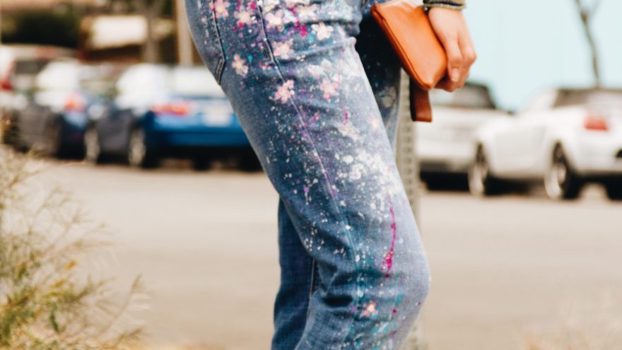 DIY Paint Splatter Denim Jeans – Makeful