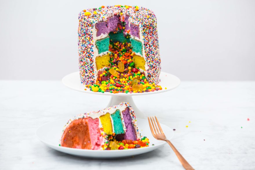 Sweet Candy-Filled Piñata Cake – Makeful